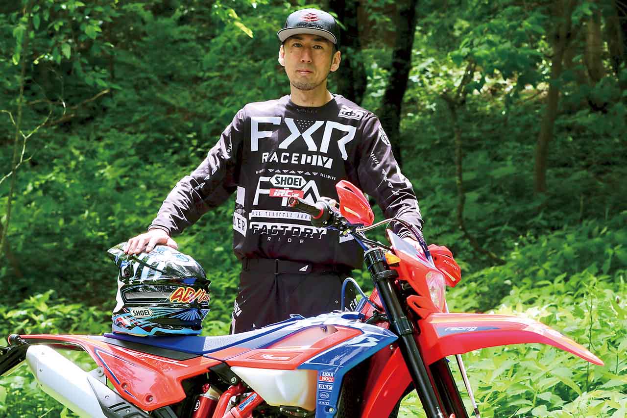 和泉拓のオフ乗れる人感向上ライテク！｜スタンディング&ライディングポジション編 - BikeJIN WEB