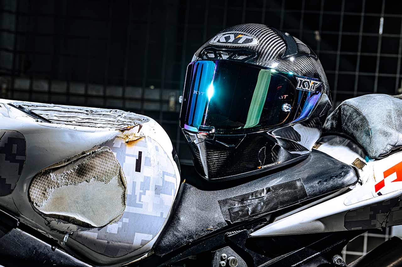 【KYT KX-1 RACE GP】MotoGPでも躍進している新進気鋭のヘルメット - BikeJIN WEB